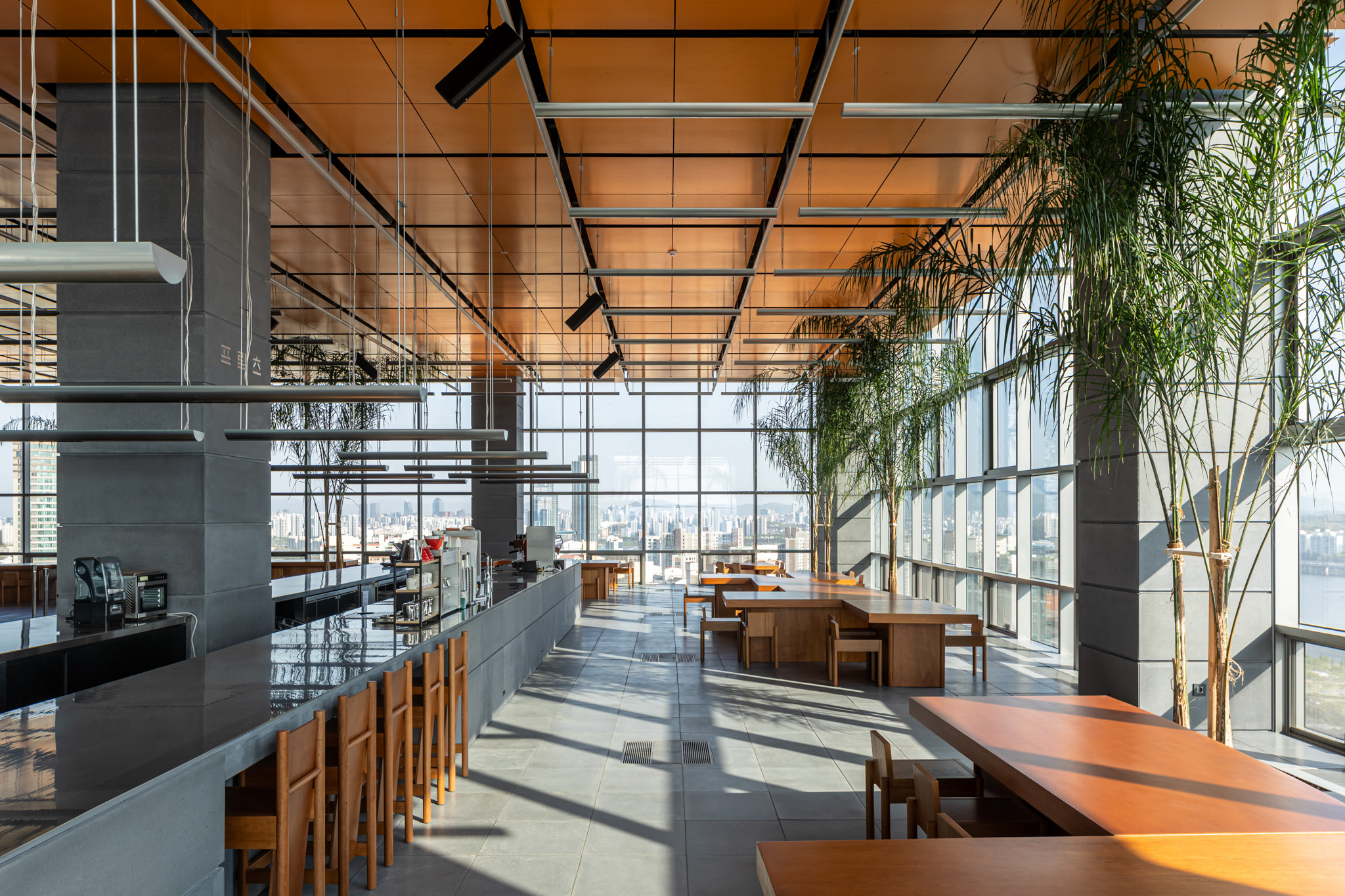 HYBE : Auditorium & Cafe, 2021 | studio COM