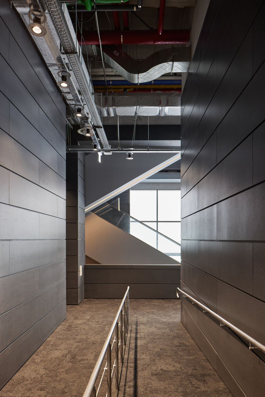 HYBE : Special Facilities, 2021 | studio COM